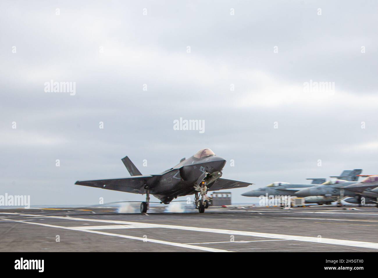 PACIFIC OCEAN (Nov. 7, 2021) An F-35C Lightning II, assigned to Marine ...