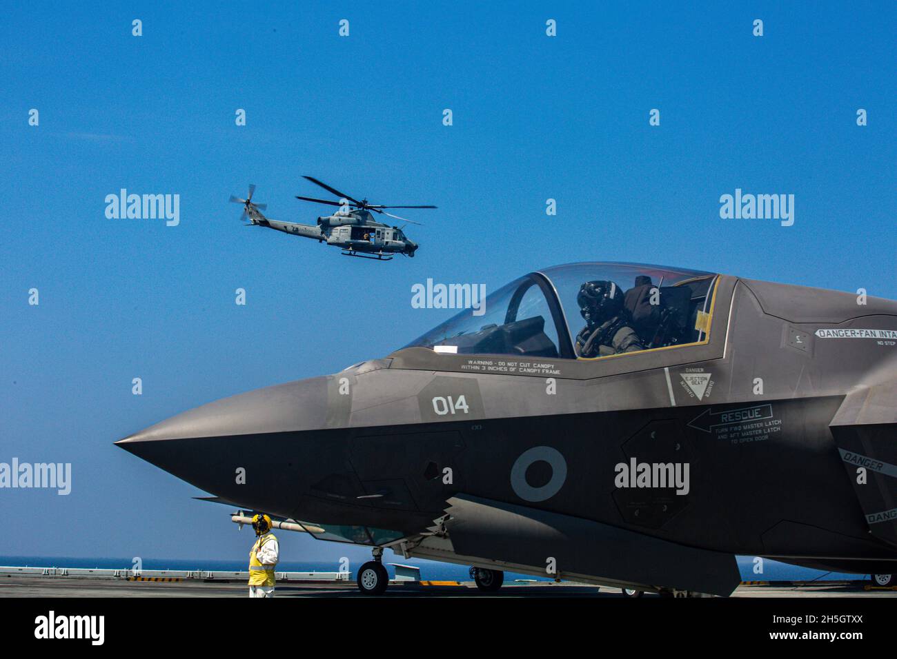 U.S. Marines flying a UH-1Y Venom attached to Marine Medium Tiltrotor ...