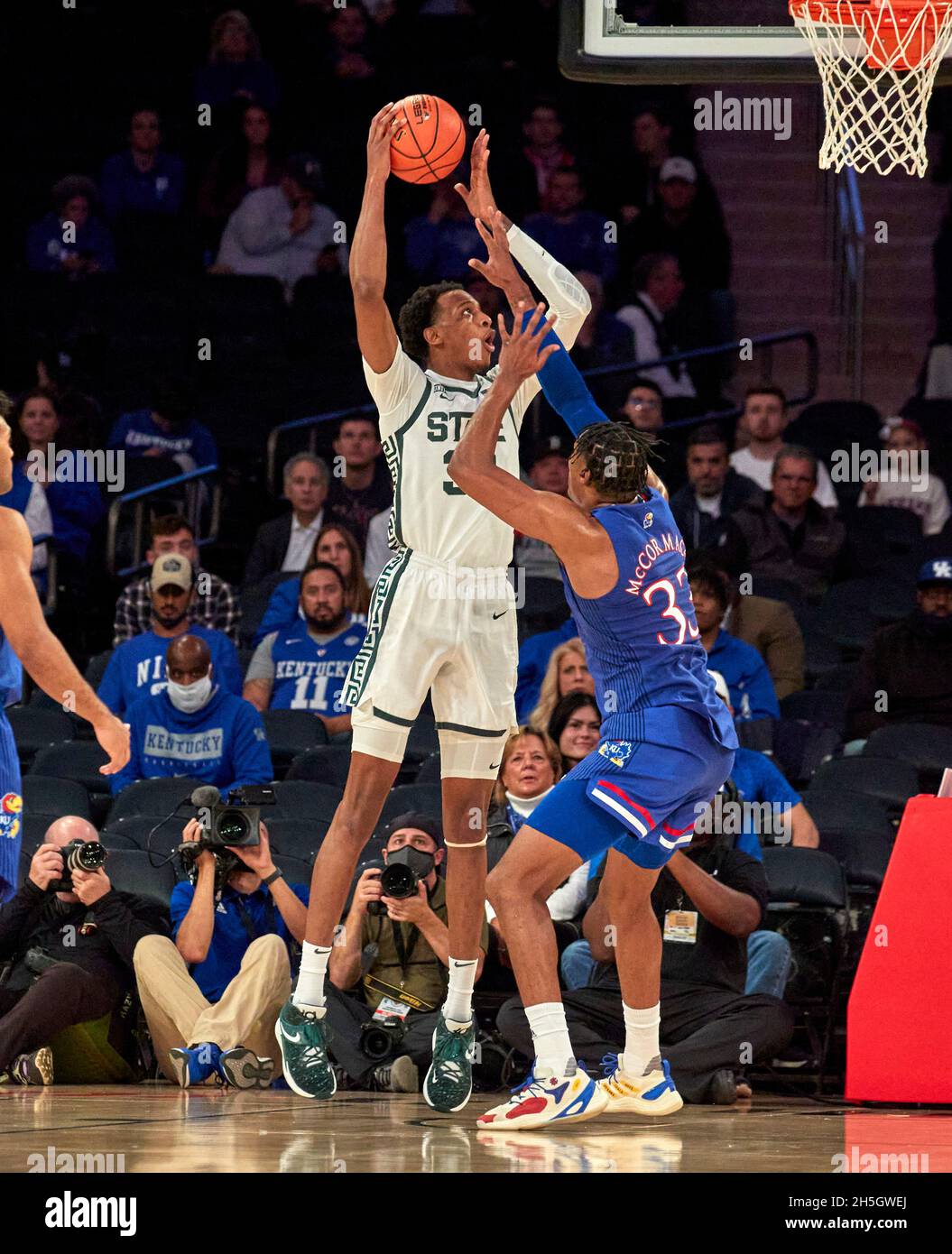 New York, New York, USA. 9th Nov, 2021. Michigan State Spartans forward ...
