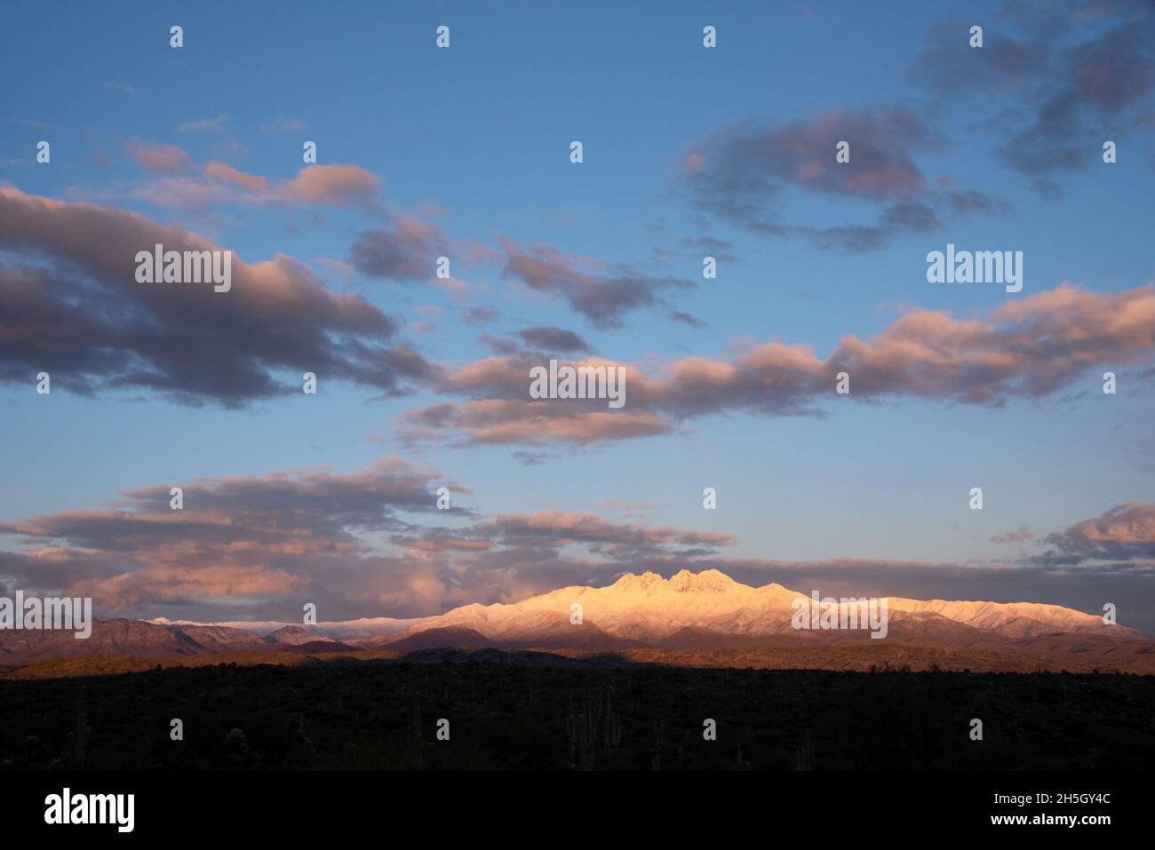 Cold desert mountains hi-res stock photography and images - Alamy