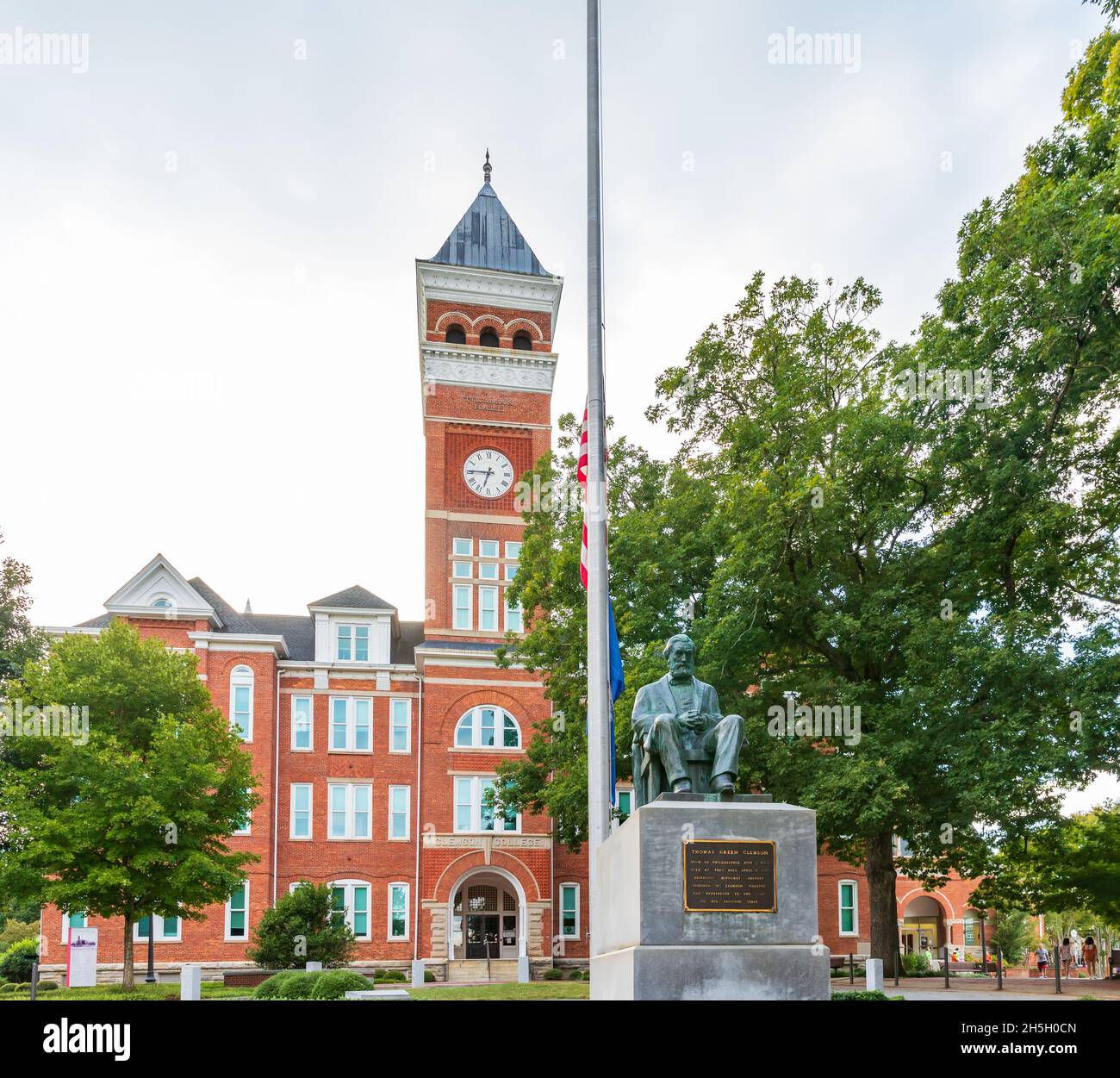 National university campus hi-res stock photography and images - Alamy