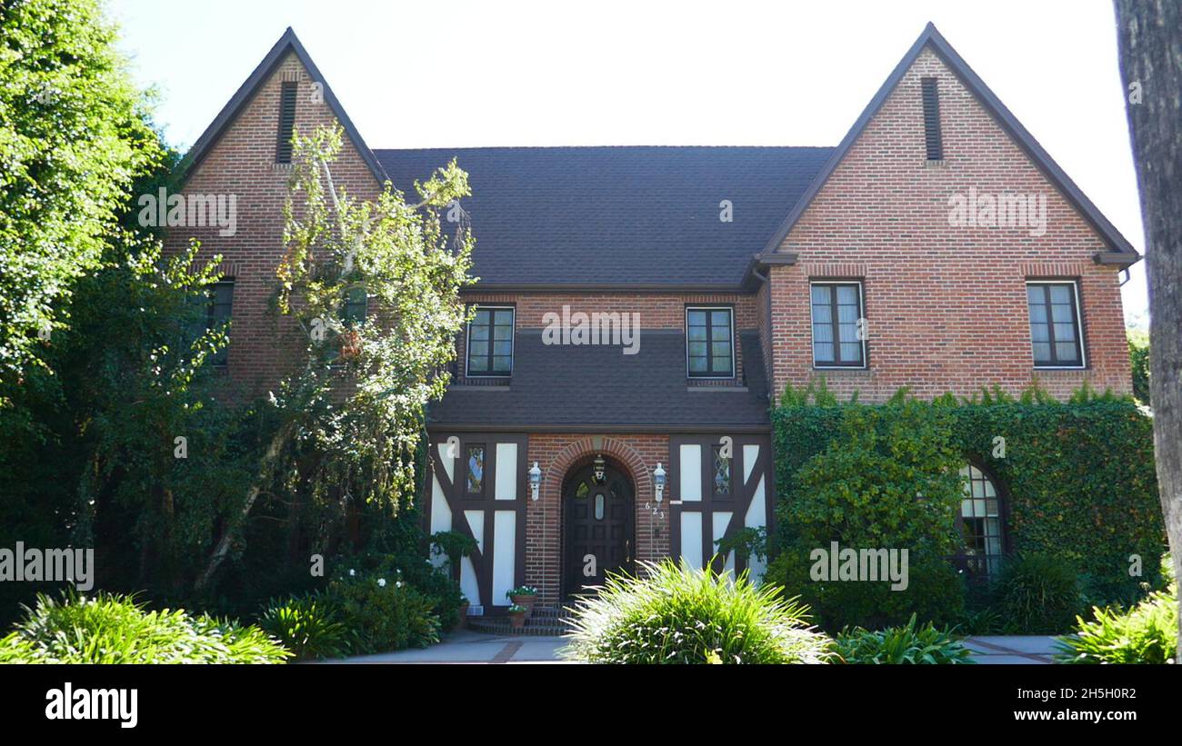 Constance bennett, home hi-res stock photography and images - Alamy