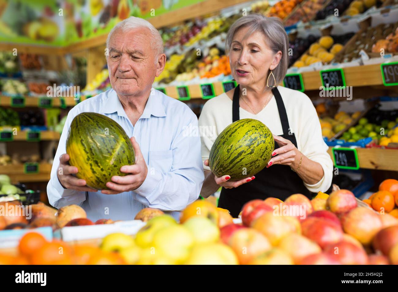 Old man choose food hi-res stock photography and images - Alamy