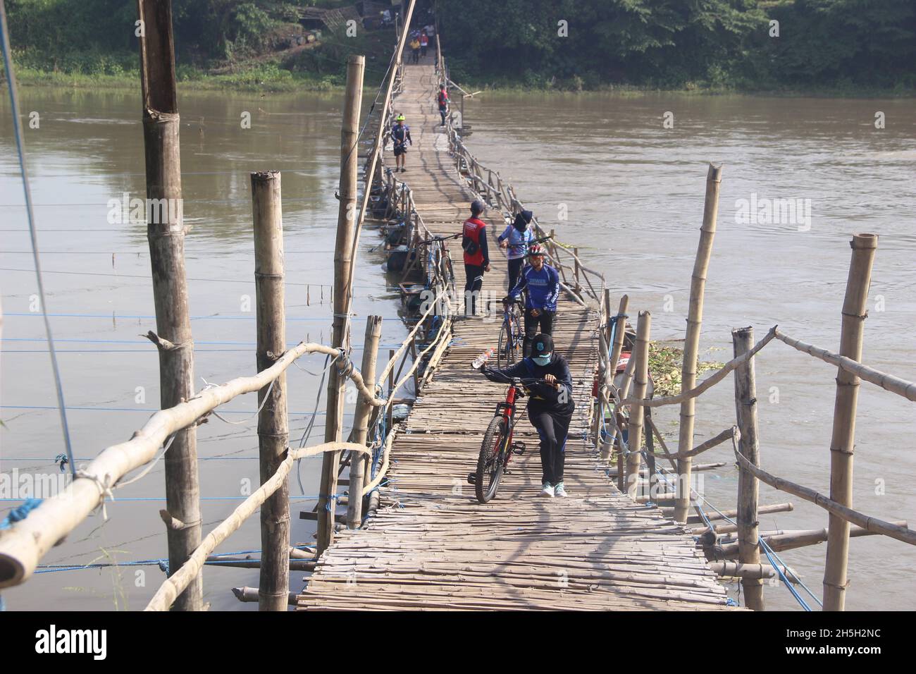 SIDOARJO, INDONESIA - NOVEMBER 06, 2021: The floating bridge (Sutam ...