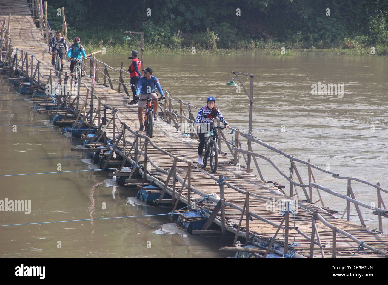SIDOARJO, INDONESIA - NOVEMBER 06, 2021: The floating bridge (Sutam ...