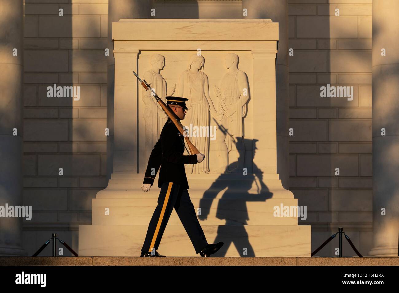 A tomb guard of the 3rd U.S. Infantry Regiment, known as "The Old Guard ...