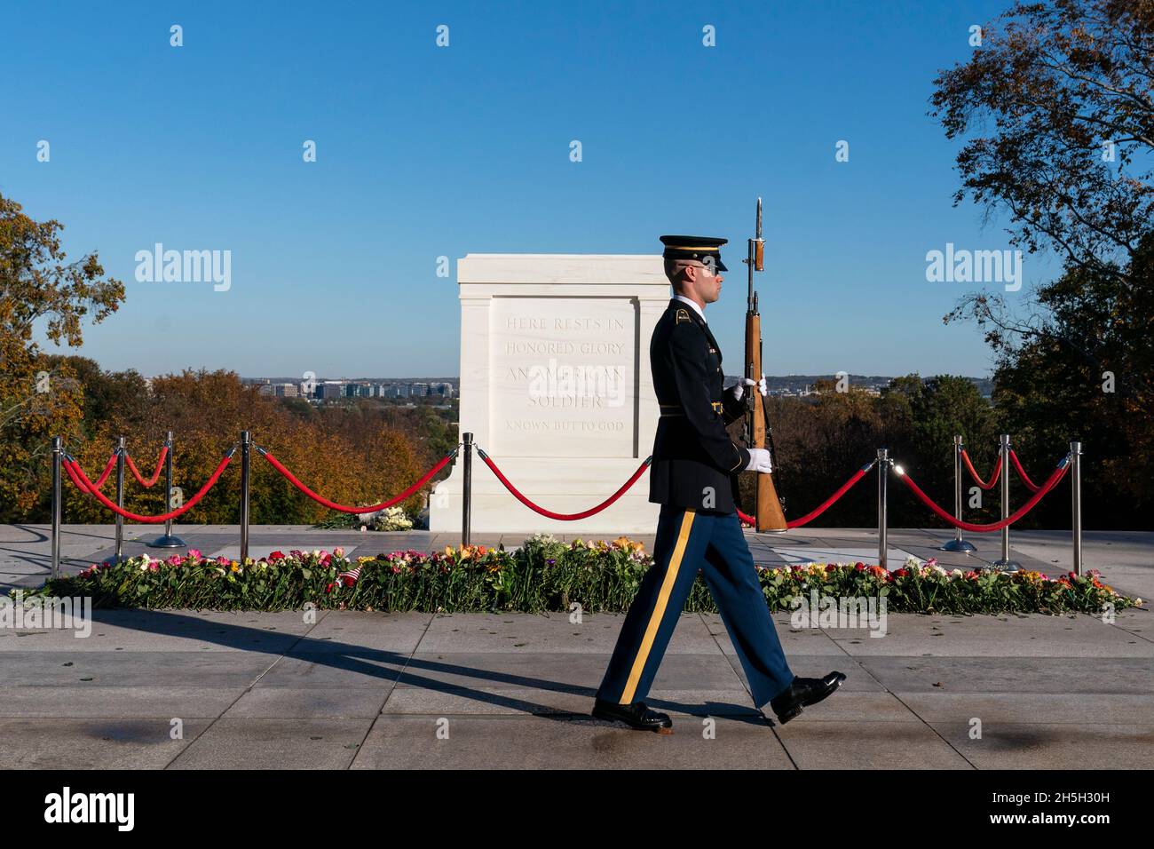 A tomb guard of the 3rd U.S. Infantry Regiment, known as "The Old Guard ...