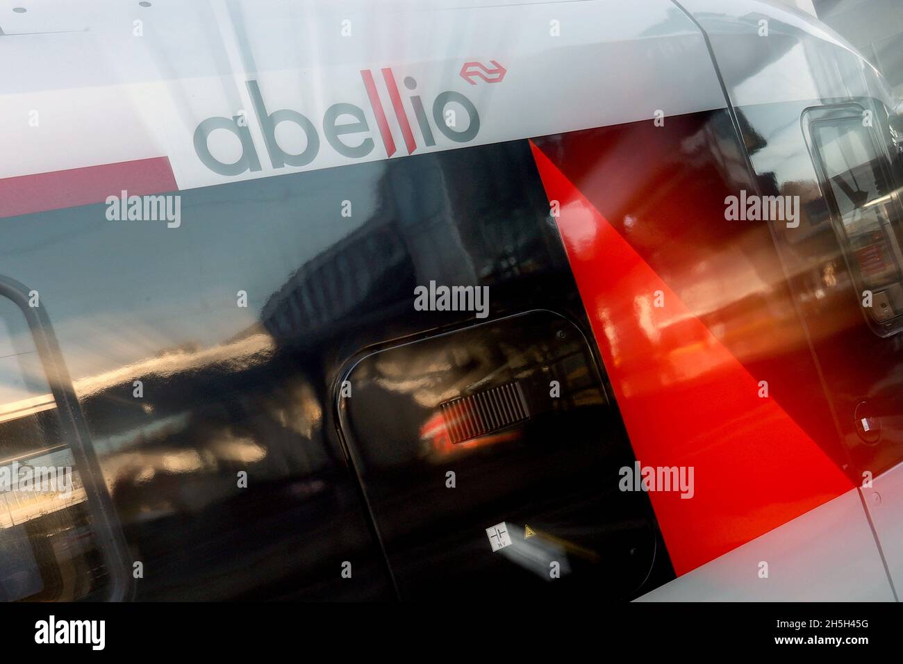 Zoom logo 2021 hi-res stock photography and images - Alamy