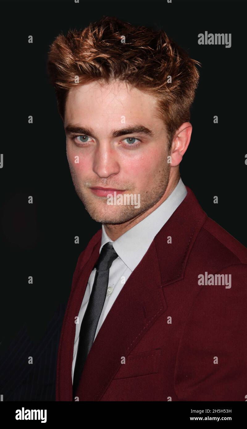 Hollywood actor robert pattinson hi-res stock photography and images ...