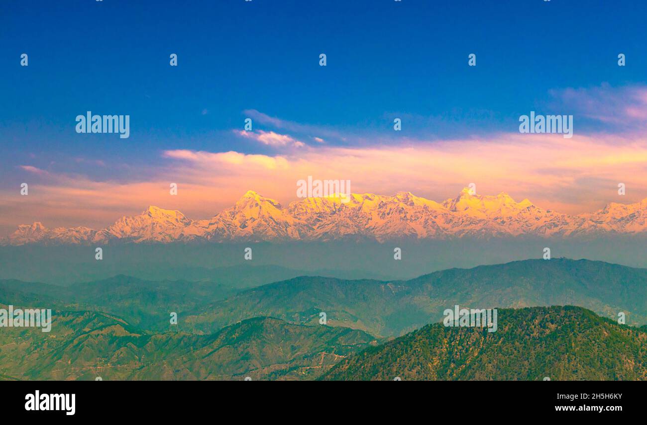 Spectacular view of the Himalayas (Nainital- Himalaya viewing point ...