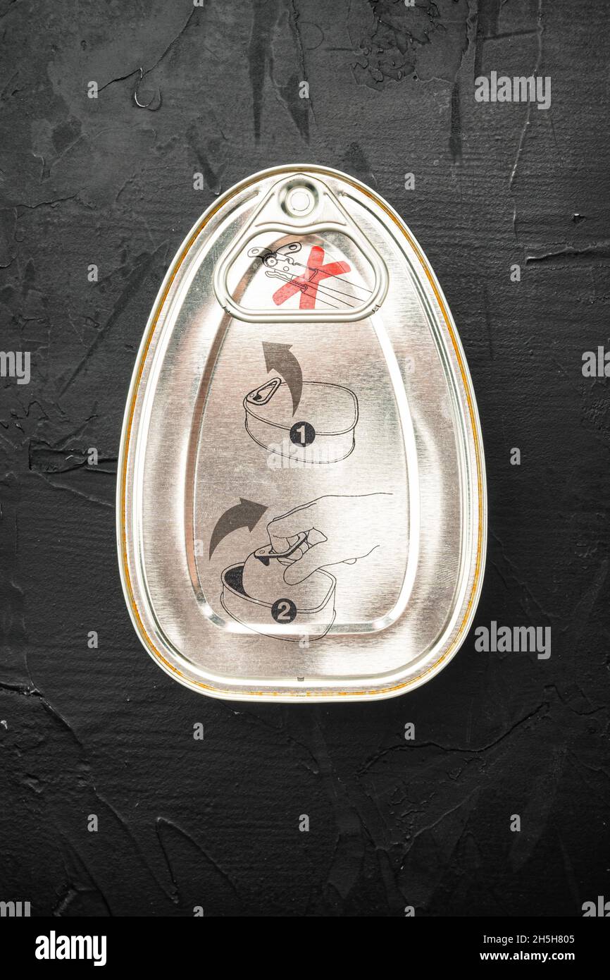 Closed food conserve tin can with instruction set Stock Photo - Alamy