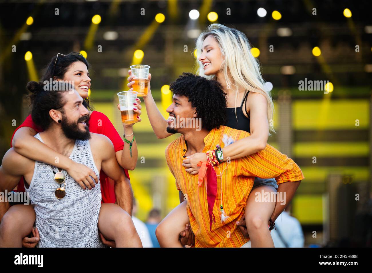 Friends at outdoor concert hi-res stock photography and images - Alamy