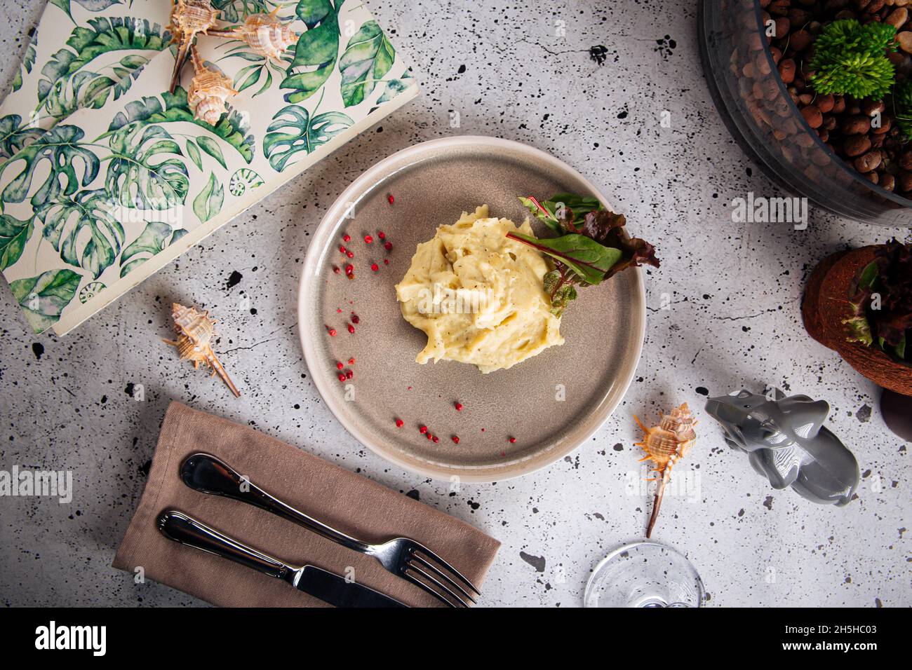 Mashed potato top view hi-res stock photography and images - Alamy