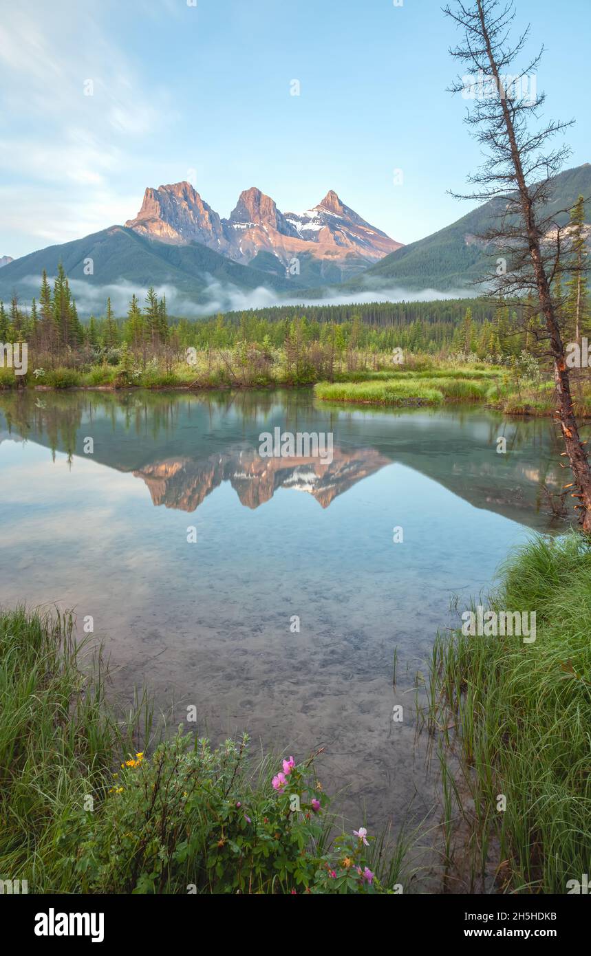 Three peaks landscapes hi-res stock photography and images - Alamy