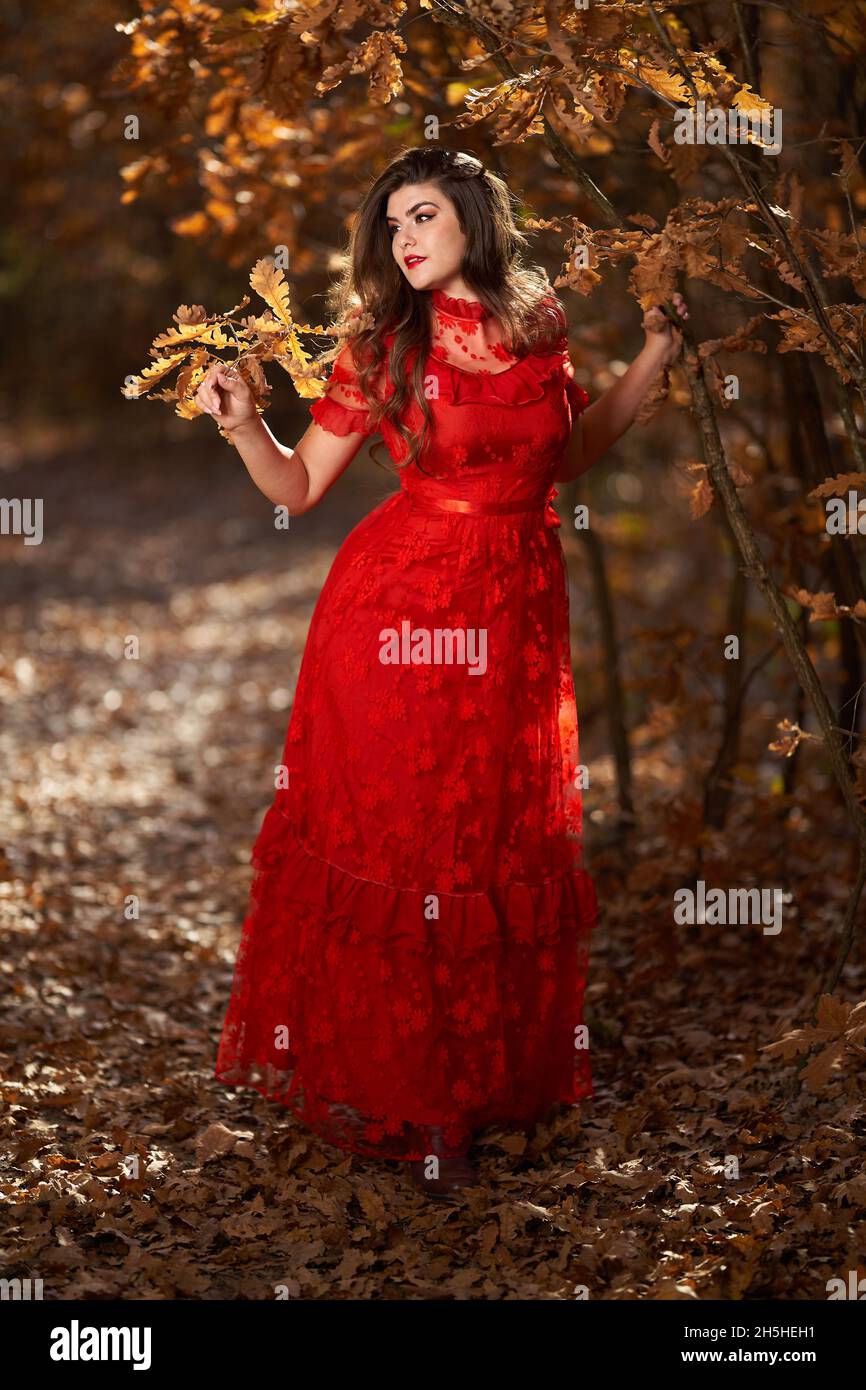 Woman trees dress oak hi-res stock photography and images - Alamy