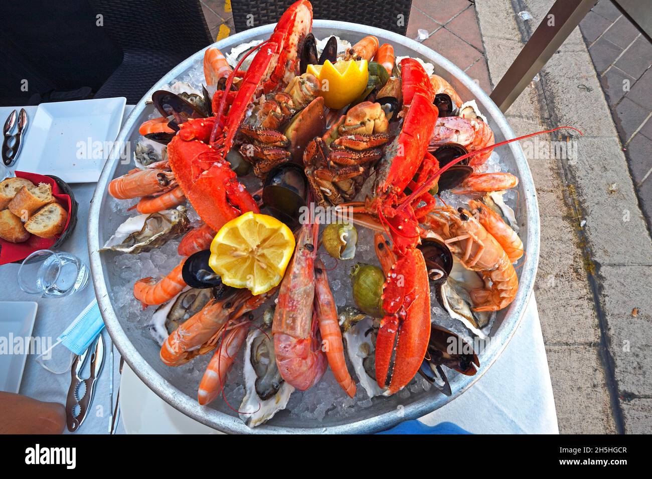Southern france seafood hi-res stock photography and images - Alamy