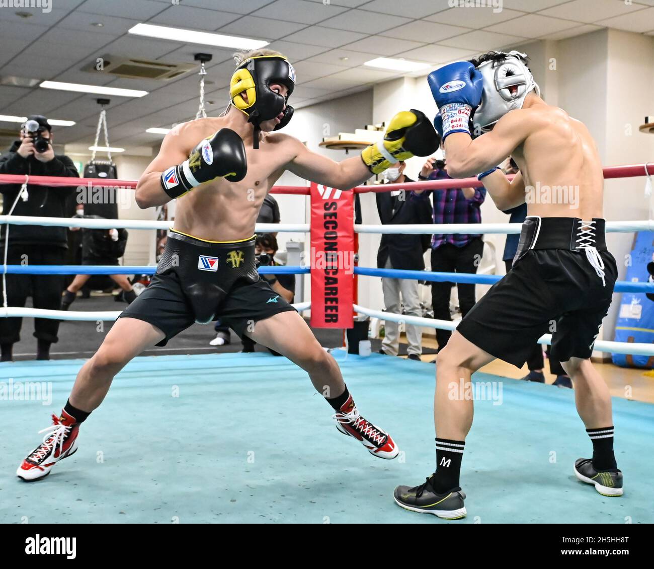Yokohama, Kanagawa, Japan. 4th Nov, 2021. (L-R) Naoya Inoue, Kosei ...