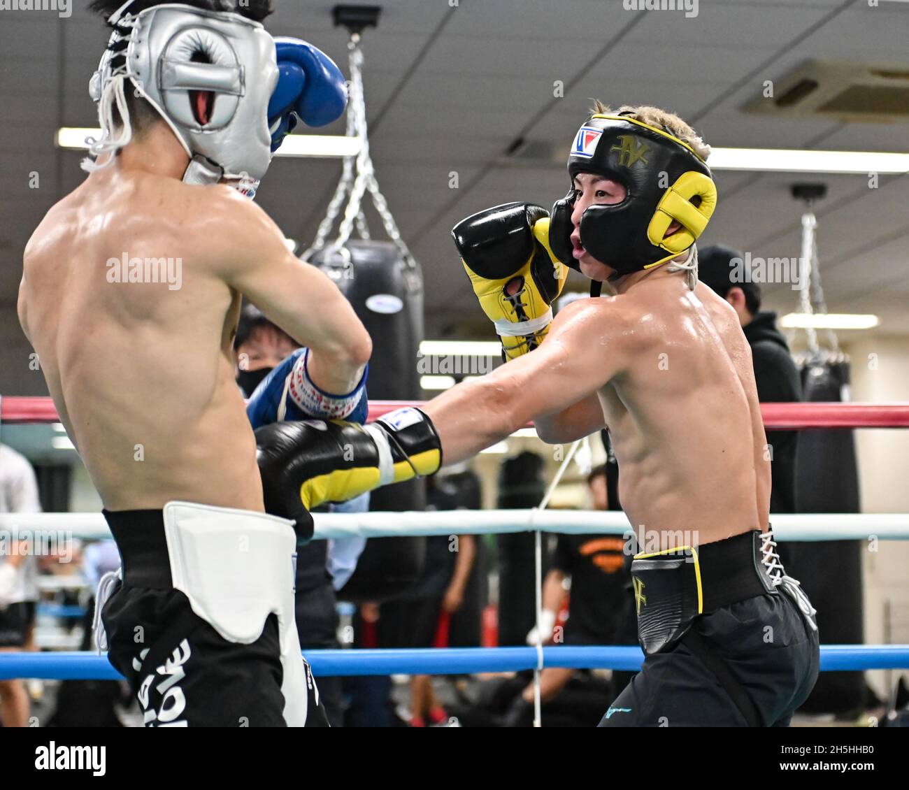 Yokohama, Kanagawa, Japan. 4th Nov, 2021. (R-L) Naoya Inoue, Kosei ...