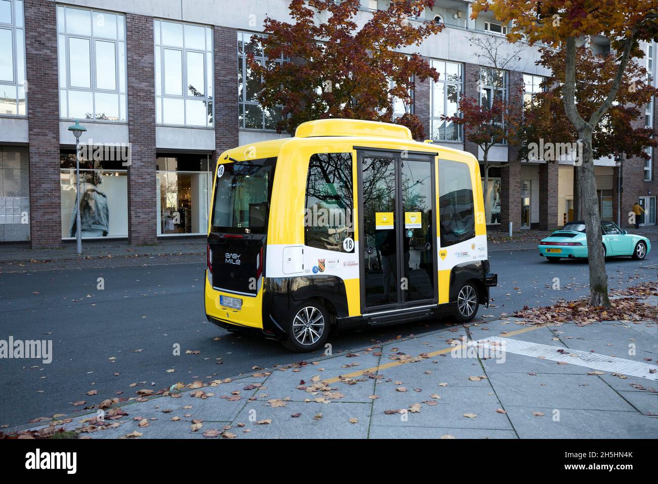 Driverless bus hi-res stock photography and images - Alamy