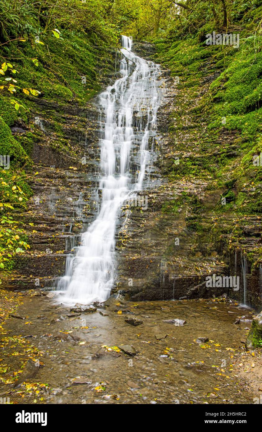 Dropping waterfall hi-res stock photography and images - Alamy