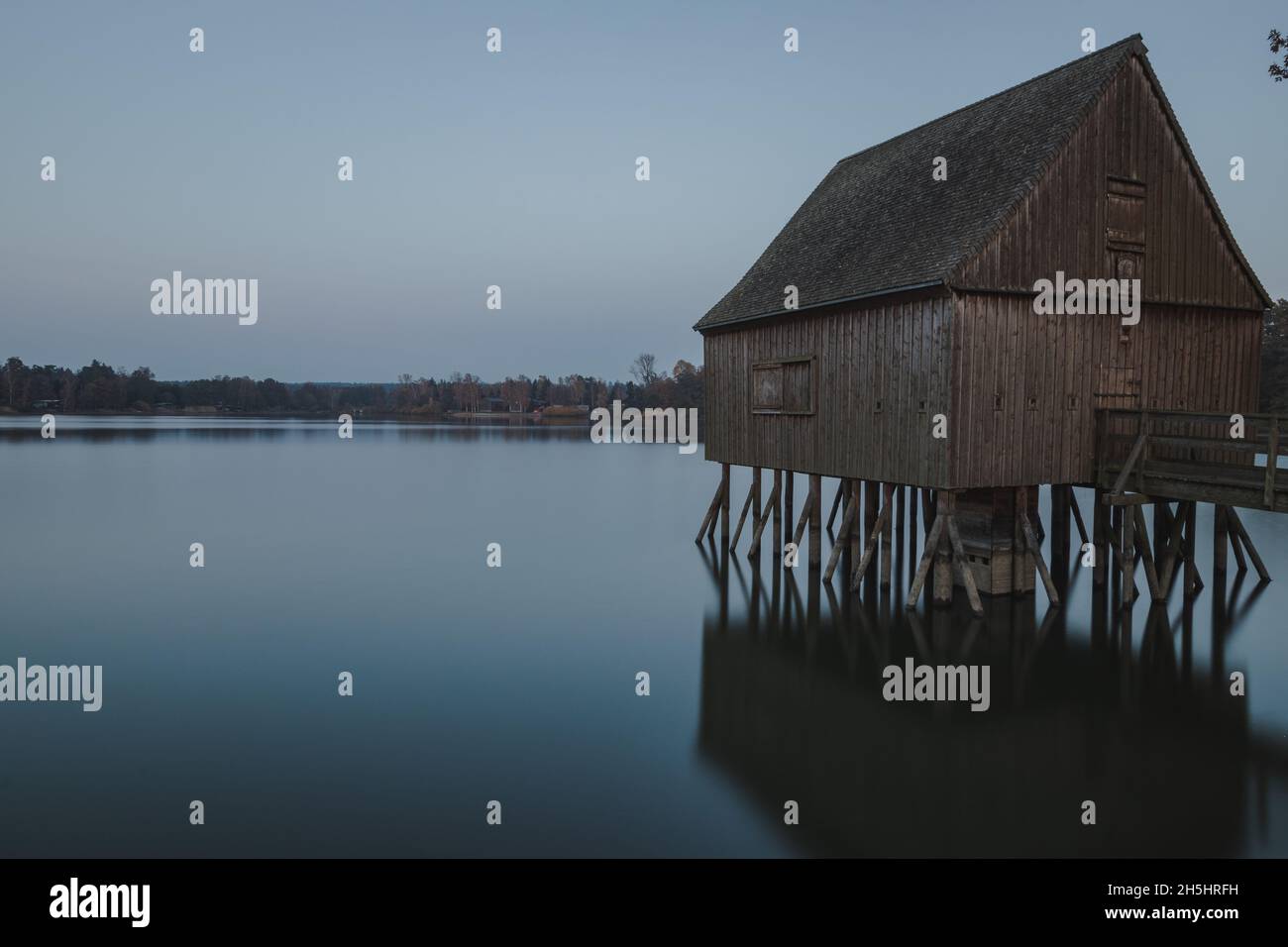 Long exposure grey sky hi-res stock photography and images - Alamy