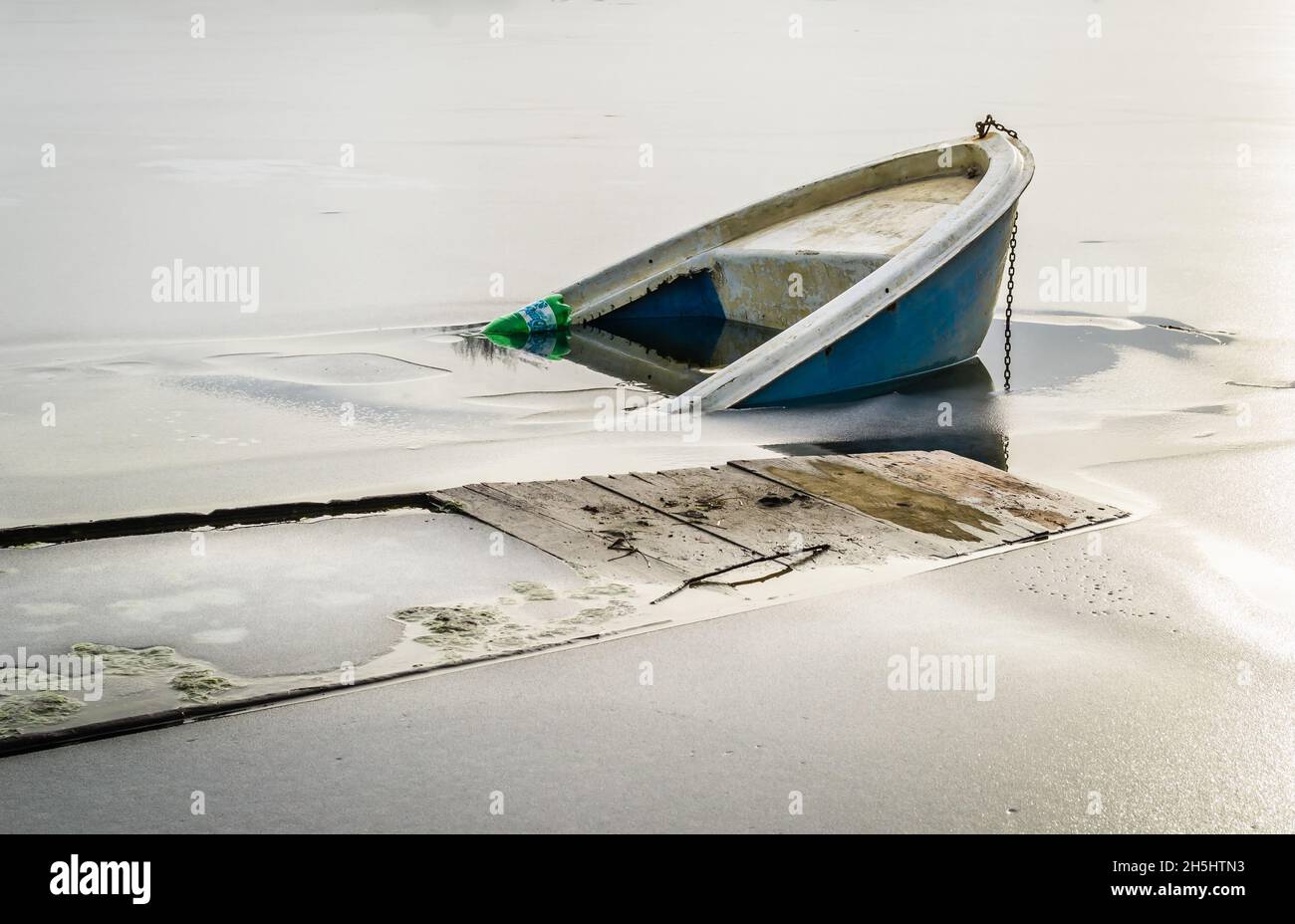 Sunken vessel in frozen hi-res stock photography and images - Alamy