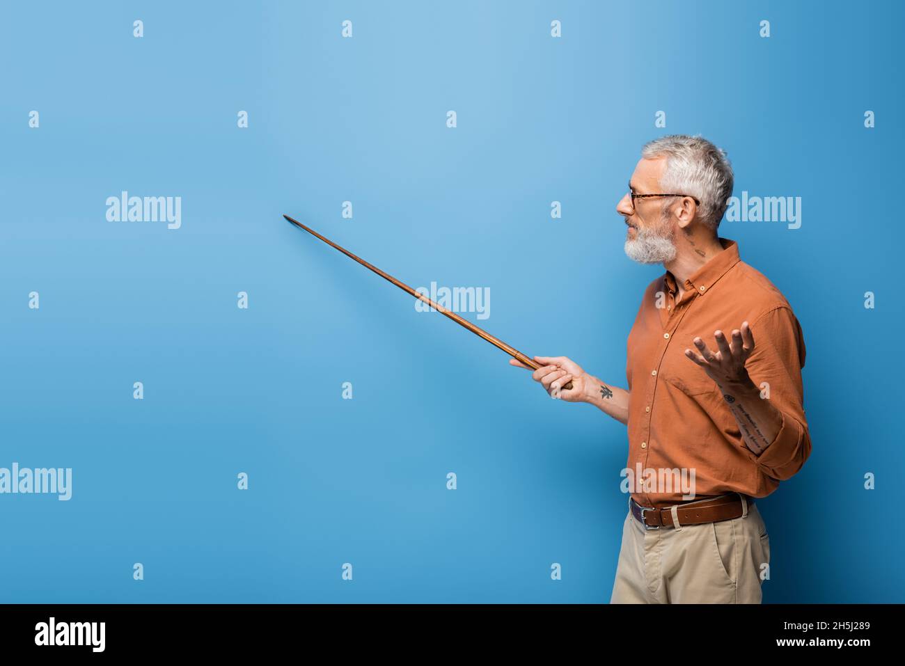 Holding pointer stick hi-res stock photography and images - Alamy