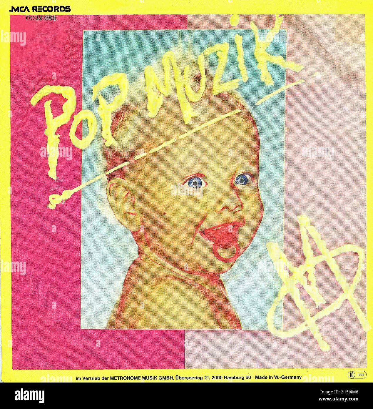 Vintage single record cover - M - Pop Muzik - D - 1980 Stock Photo - Alamy