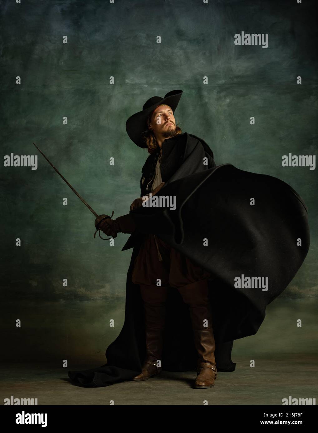 Man in cloak victorian hi-res stock photography and images - Alamy