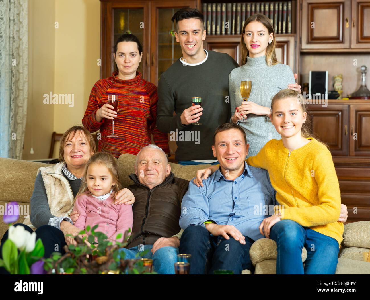 Portrait of big family Stock Photo - Alamy