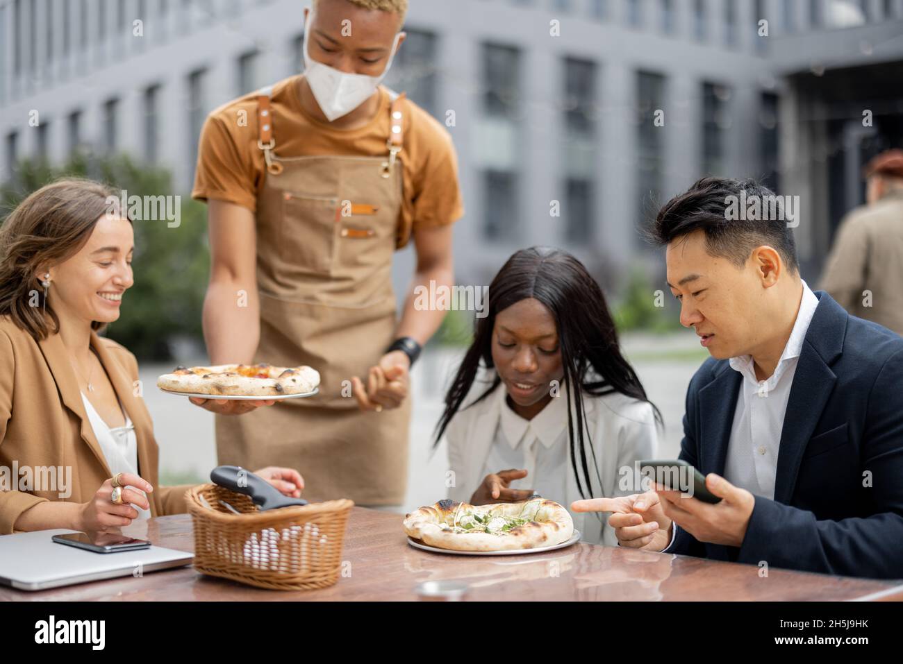 Cafe service hi-res stock photography and images - Alamy