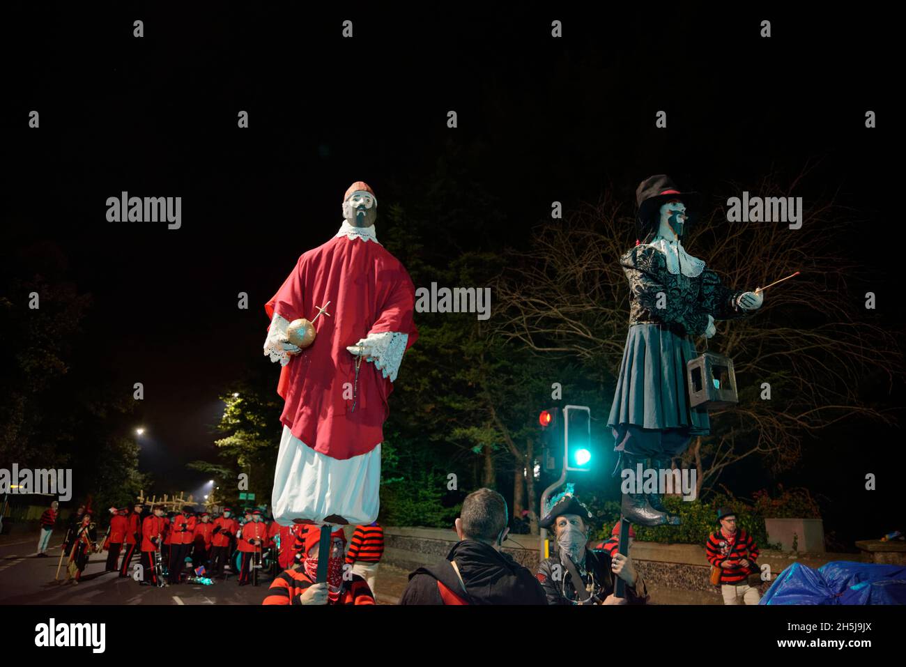 Guy fawkes bonfire hi-res stock photography and images - Alamy