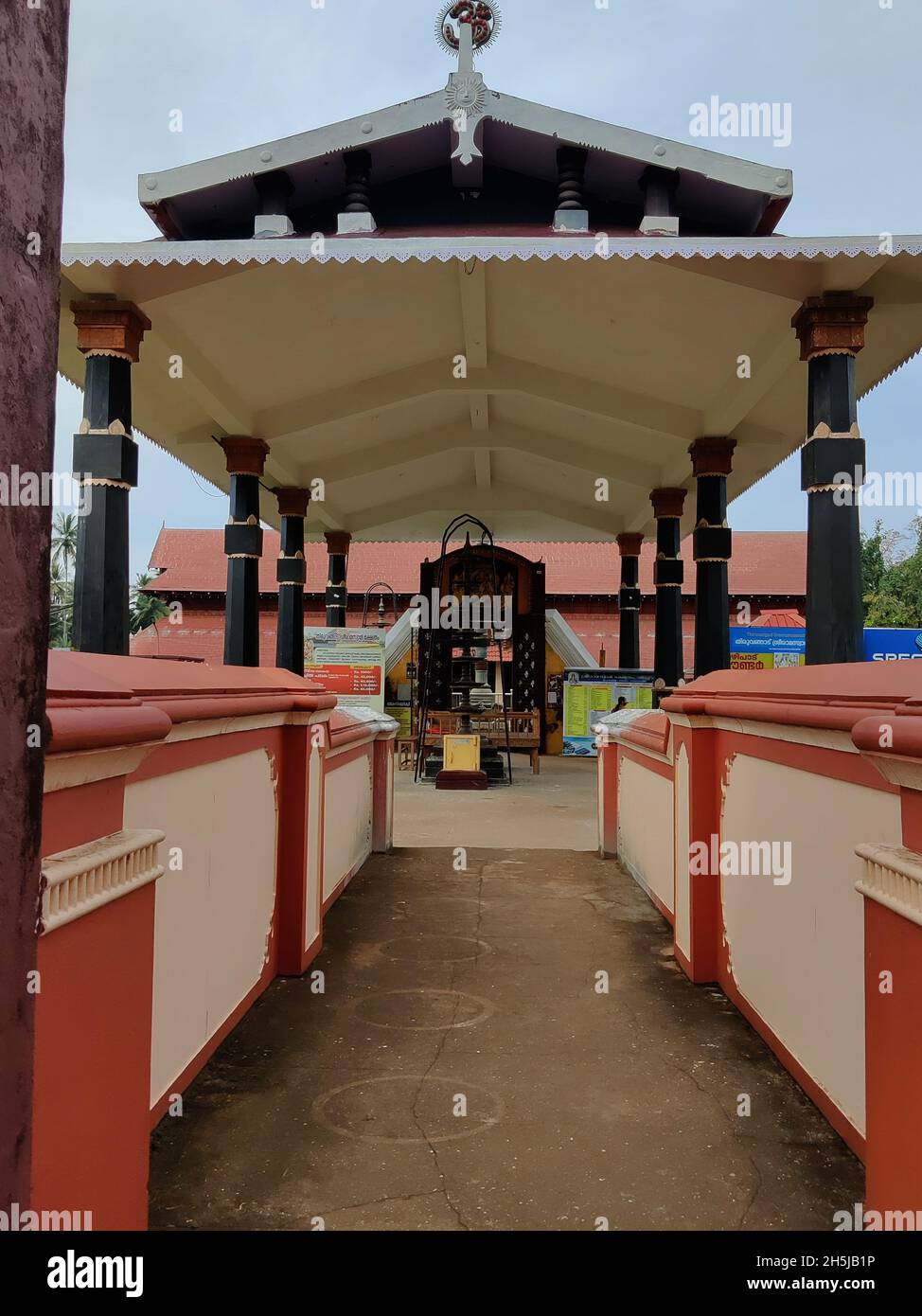 Sree ramaswamy temple thiruvangad thalasseri kerala hi-res stock ...