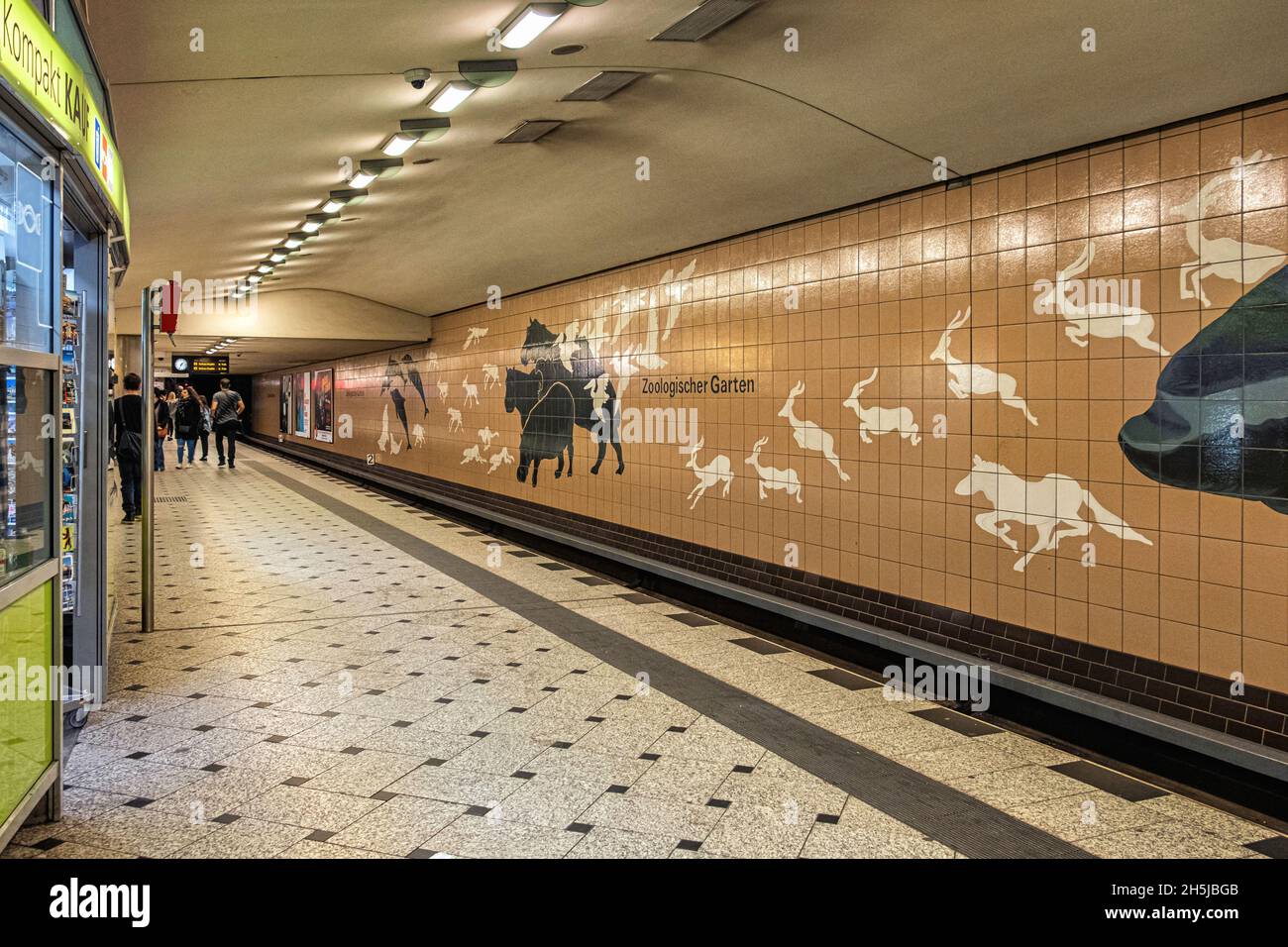 Zoologischer Garten U-bahn Underground Railway station interior in ... Zoologischer Garten U-bahn Underground Railway station interior in ...
