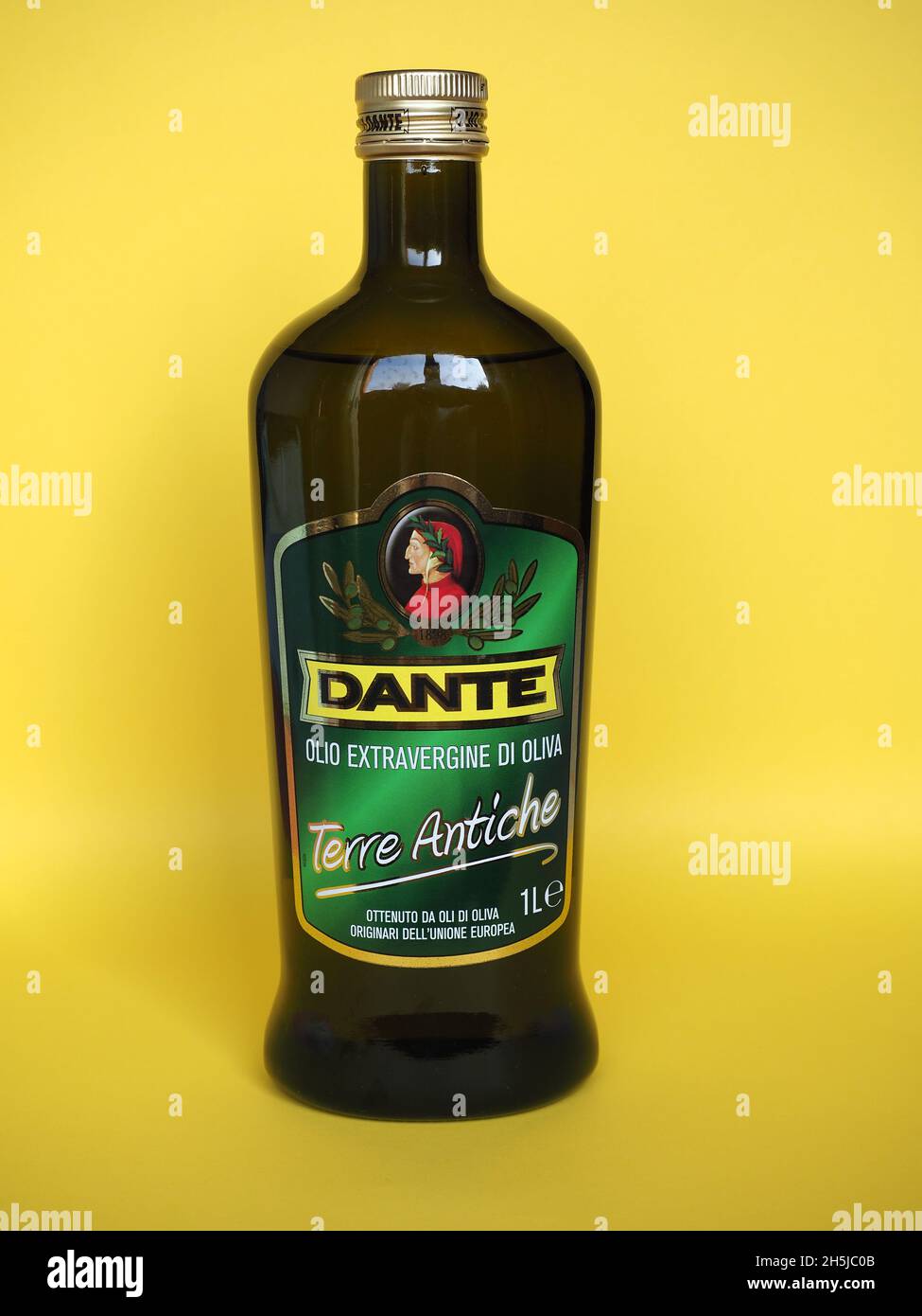 MILAN, ITALY - CIRCA OCTOBER 2021: Bottle of Olio Dante extra virgin olive oil Stock Photo - Alamy