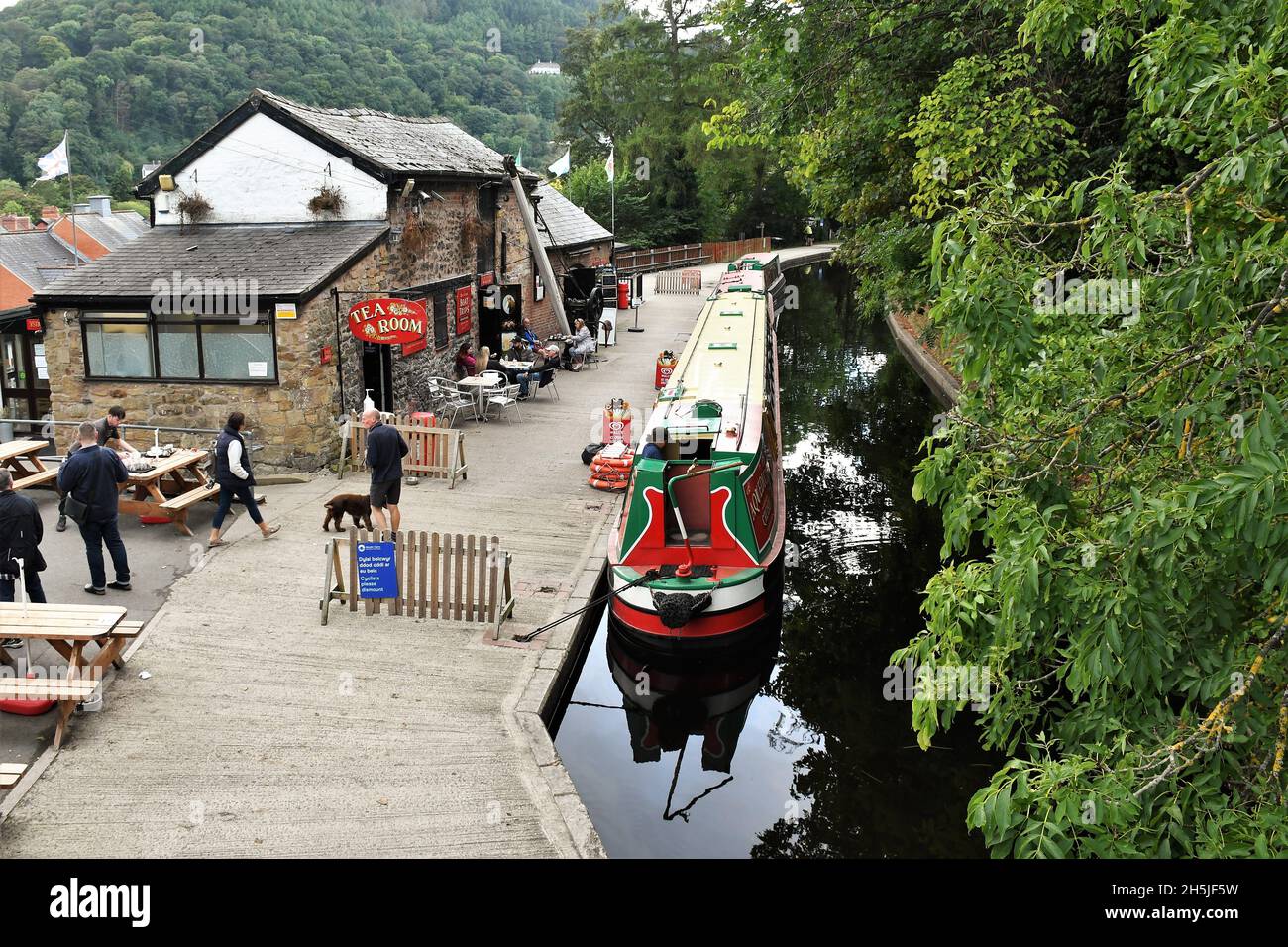 Canal Boats on the Llangollen Marina Stock Photo - Alamy