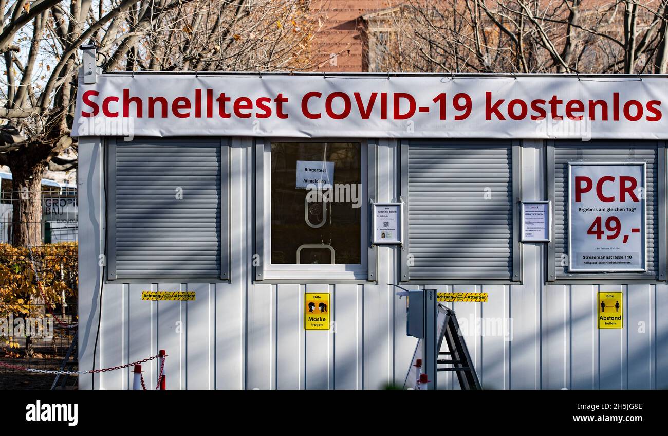 Berlin, Germany. 10th Nov, 2021. Referred is currently this Corona test ...