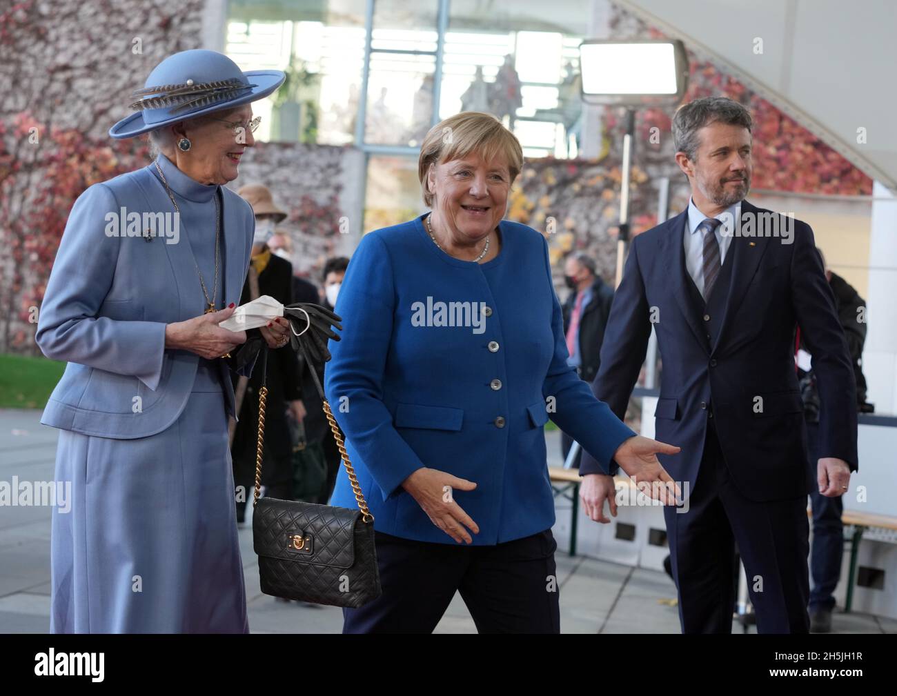 Berlin, Germany. 10th Nov, 2021. Acting Chancellor Angela Merkel (CDU ...