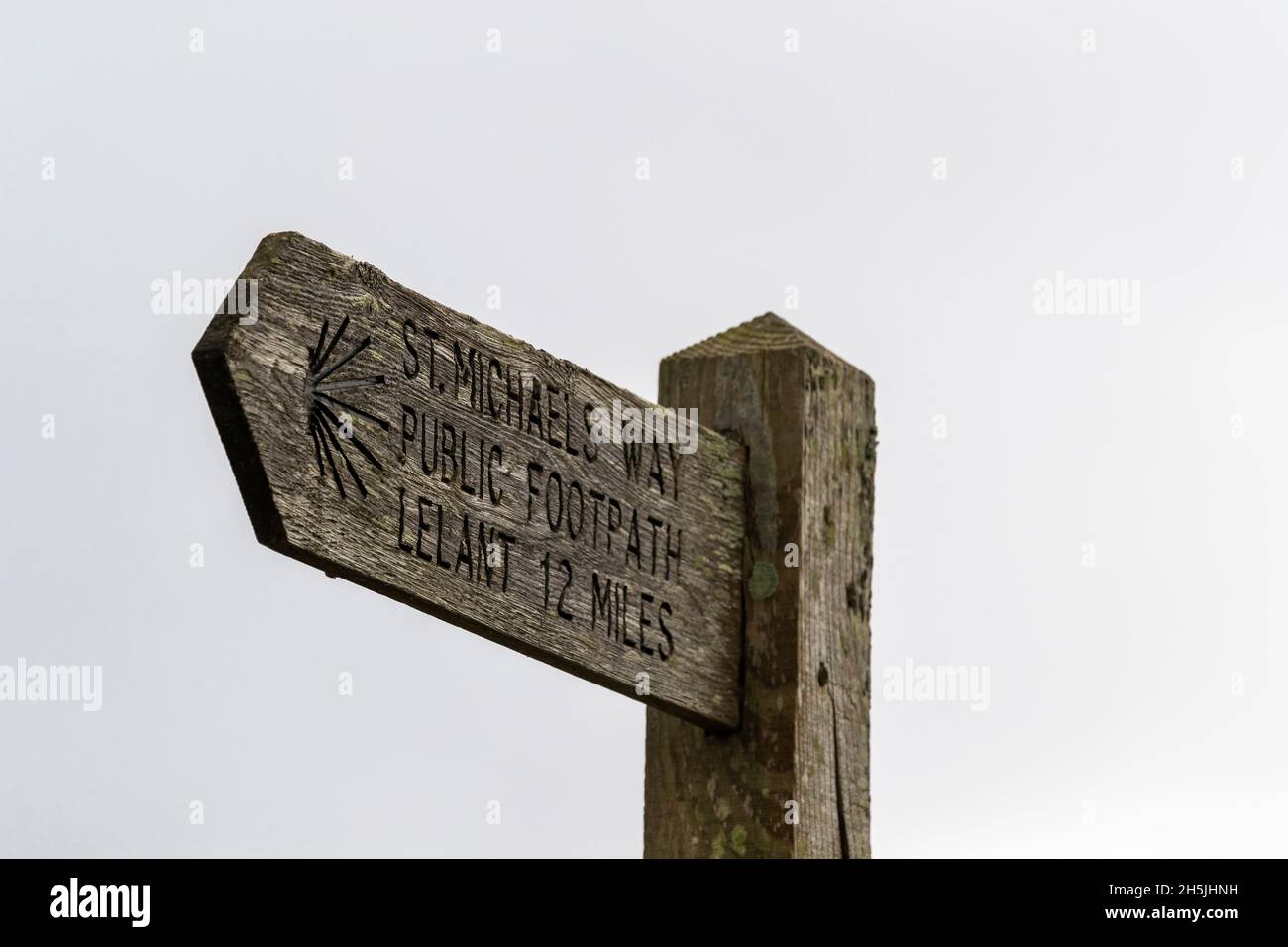 St Michael's Way public footpath fingerpost sign. Cornwall Stock Photo ...