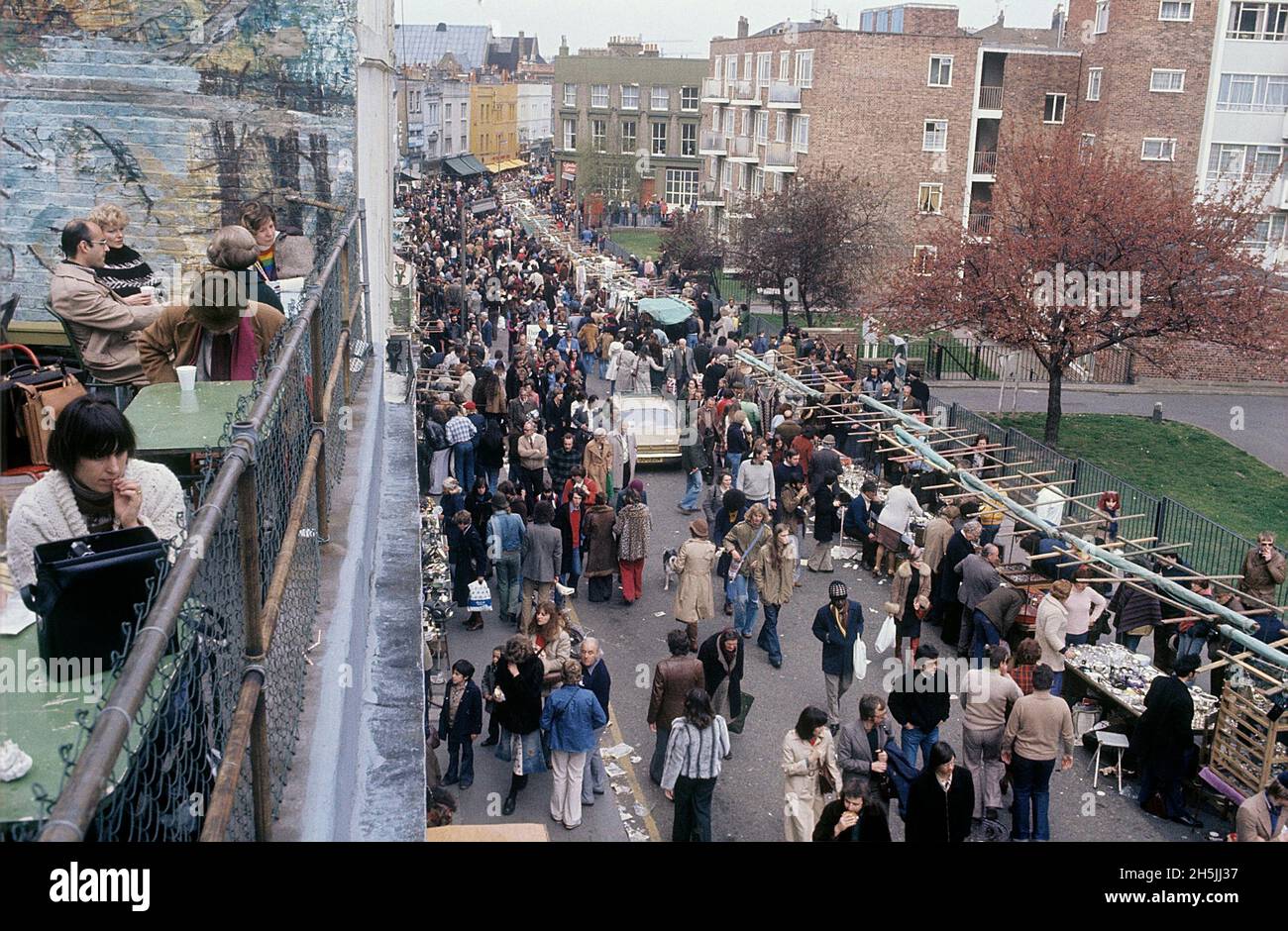 Shopping uk 1980s hi-res stock photography and images - Alamy
