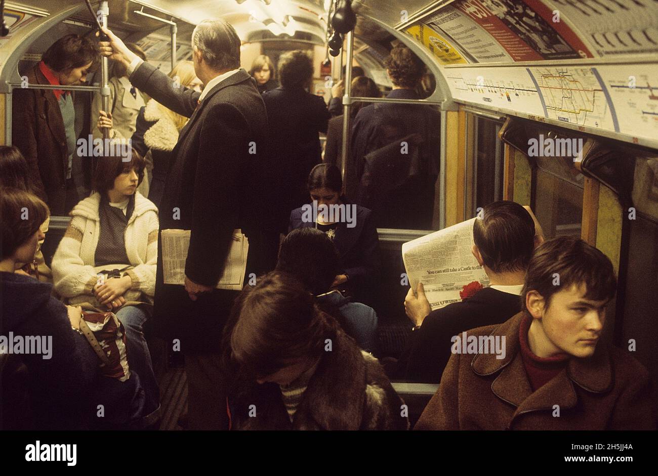 London in the 80s hi-res stock photography and images - Alamy