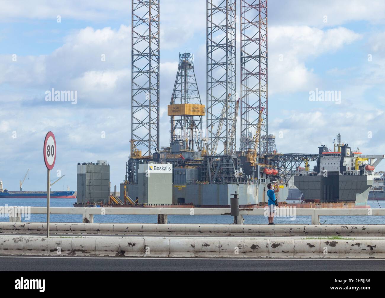 Rig gorilla hi-res stock photography and images - Alamy