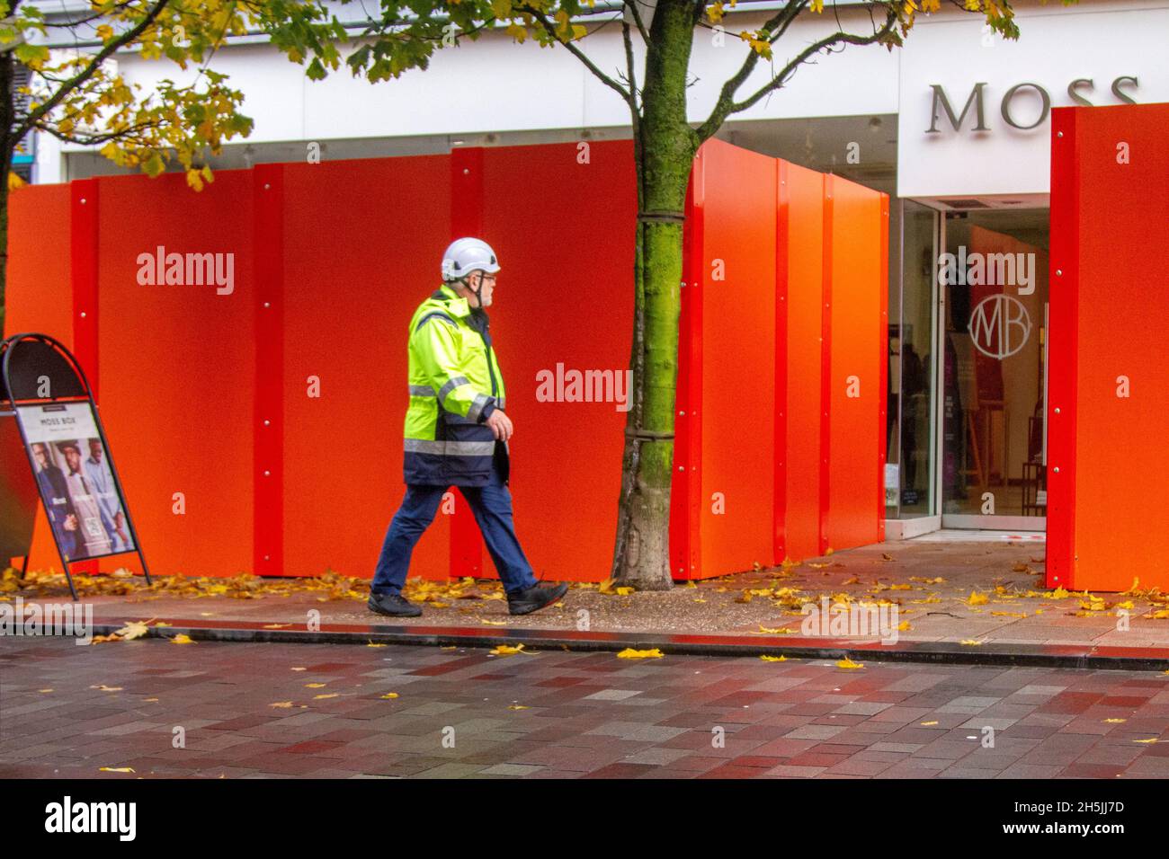 Moss Bros. the UK's no.1 formal menswear specialist & gents tailoring ...