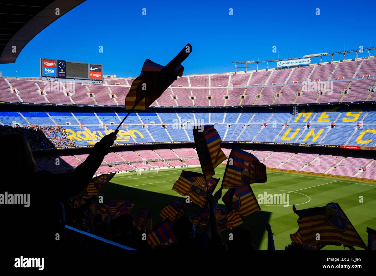 F. C. Barcelona fans during the presentation of Xavi Hernández as new ...