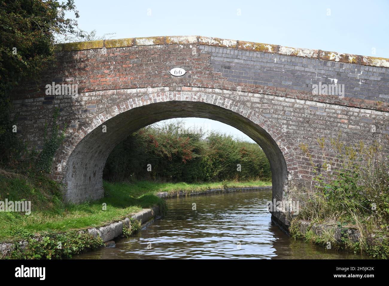 Bridge on the Shropshire Union Canal Stock Photo - Alamy