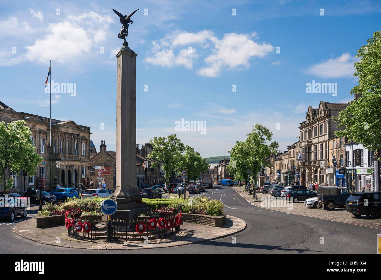 Skipton high street hi-res stock photography and images - Alamy