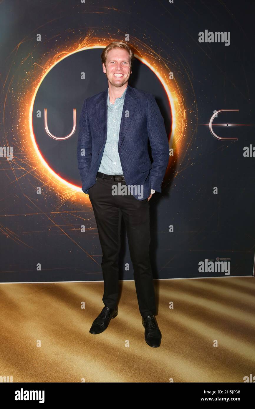 November 10, 2021: MARK HUMPHRIES attending the Sydney Premiere of ...