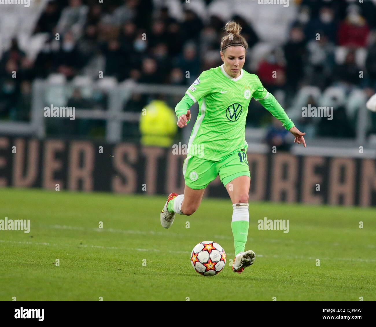 Uefa champions league femminile 2021 2022 hi-res stock photography and ...