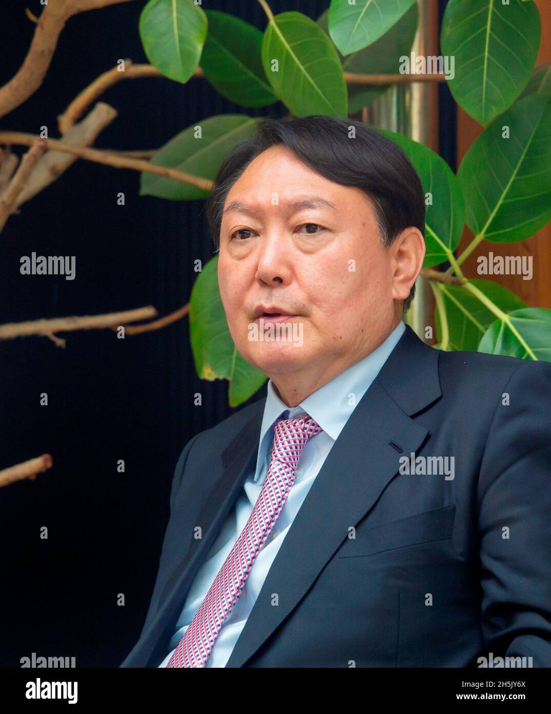 Yoon Seok-Youl, Nov 6, 2021 : The presidential nominee of the main ...