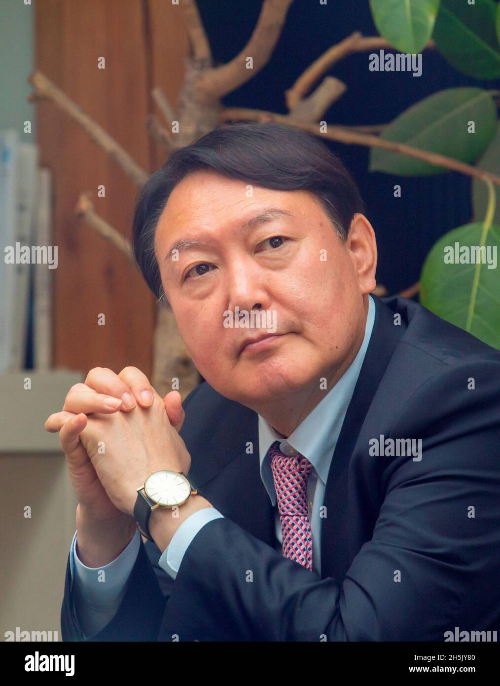 Yoon Seok-Youl, Nov 6, 2021 : The presidential nominee of the main ...